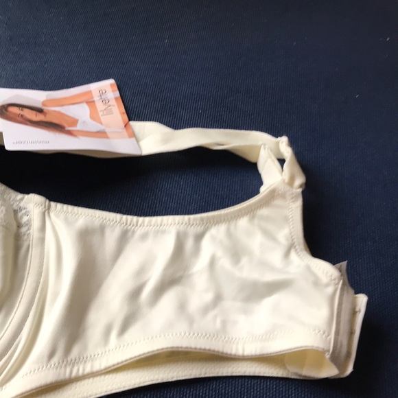Lilyette | Intimates & Sleepwear | Nwt Lilyette 428 Comfort Lace Full ...